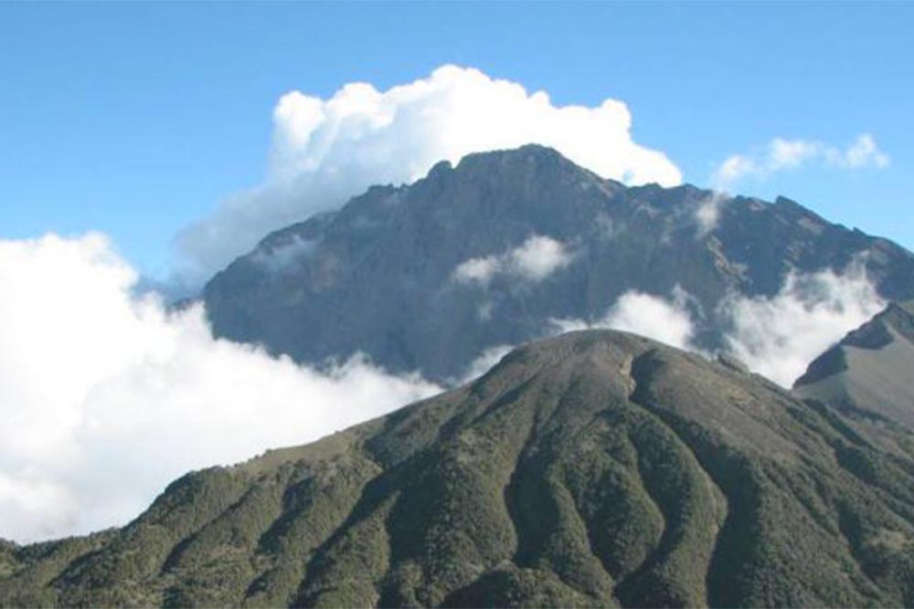 Mountain meru climbing
